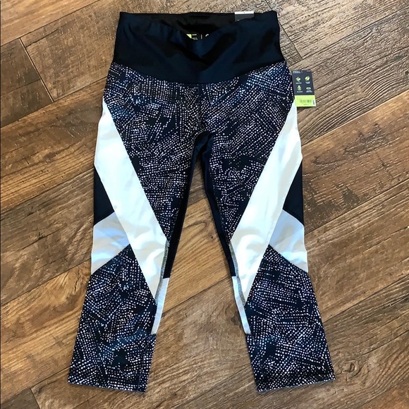 Xersion | Pants & Jumpsuits | Nwt Patterned Xersion Workout Capris ...